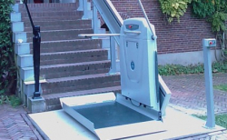 Plateaulift voor rolstoelgebruikers | Welzorg Woning op Maat